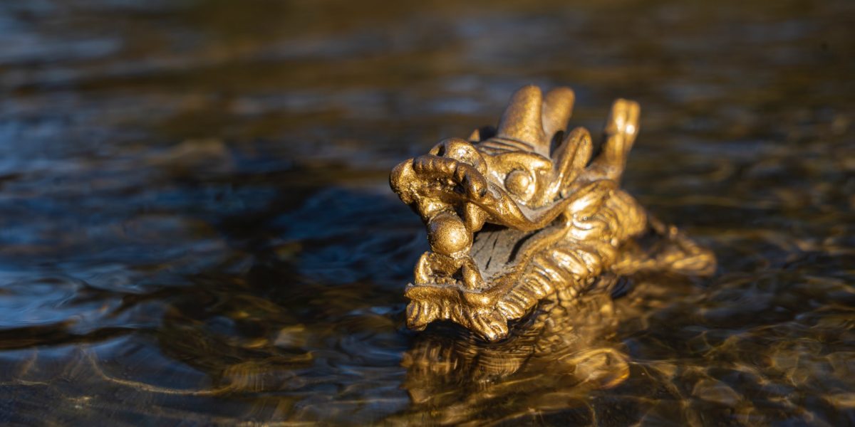 Does Fake Gold Float? | Goldgenie